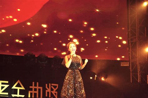 马潇潇《丝路情》唱响第十届全球华语金曲奖颁奖典礼娱乐环球网