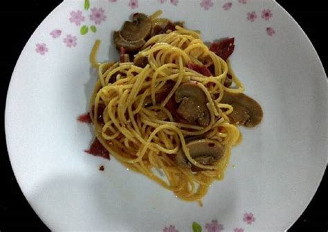 Resep Spaghetti Aglio Olio With Smoke Beef And Mushroom Oleh Fiona Cen Cen Cookpad