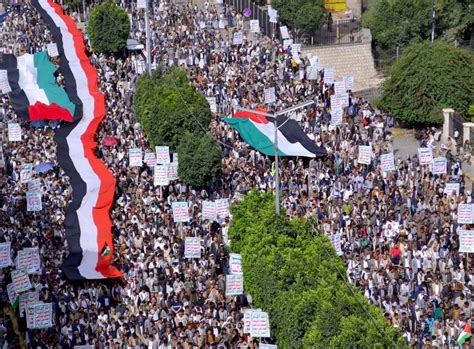 Palestine Online 🇵🇸 On Twitter Yemenis In Massive Numbers March For