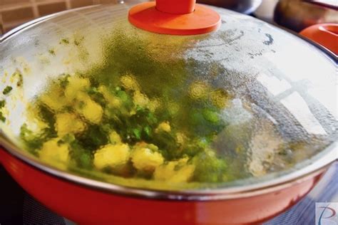 आलू पालक की सूखी सब्जी बनाने की विधि रेसिपी Aloo Palak Recipe Vidhi