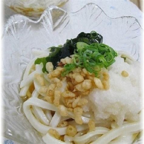 冷たく冷やして揚げ玉とわかめの”大根おろしうどん” レシピ・作り方 By はなまる子♪ 楽天レシピ
