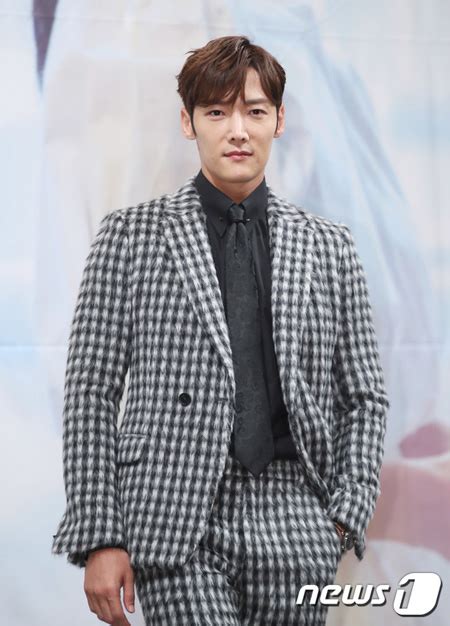 【公式】俳優チェ・ジンヒョク、新ドラマ「皇后の品格」男性主人公に確定＝女優チャン・ナラと共演へ K Pop、韓国エンタメニュース、取材