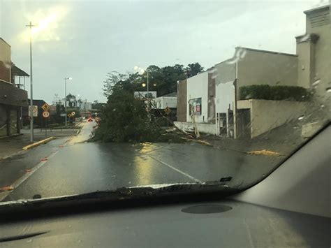 Tempestade Causa Estragos Em Joinville