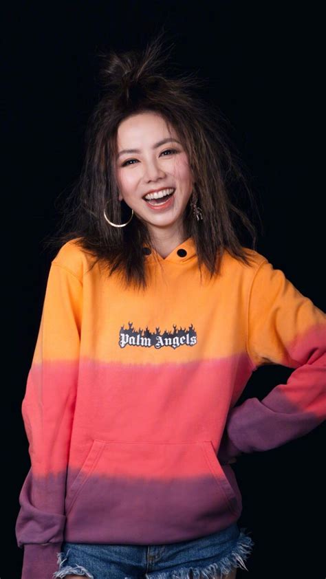 Welcome To Watch The Beautiful Photos Of Deng Ziqi Inews