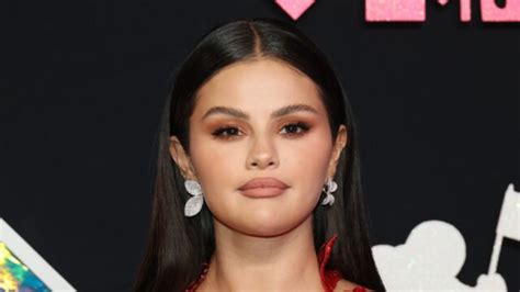J ai dû faire le deuil Selena Gomez révèle qu elle ne peut pas