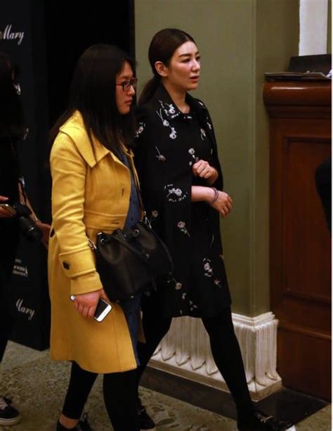 整容后遗症？黄奕近照脸部浮肿笑容僵硬惨不忍睹 搜狐娱乐