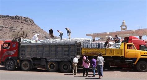 بتوجيهات الرئيس الزُبيدي انتقالي الضالع يدشن توزيع السلال الغذائية