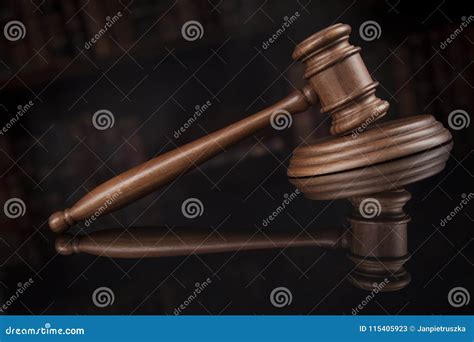 Sala De Tribunal Tema De La Ley Mazo De La Justicia Imagen De Archivo