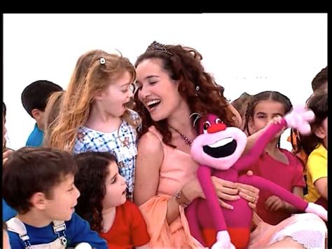 חיבוקי יעל אבקסיס ומקהלת ילדים יוקיד