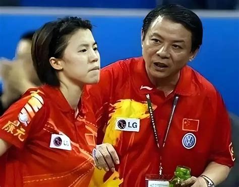 他是王励勤的恩师，曾与尹肖吴敬平齐名，女儿远嫁欧洲成奥运选手