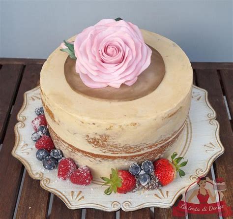 Naked Cake Decorated Cake By La Torta Di Denise Cakesdecor