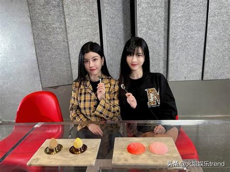 By2孫雨孫涵曬下午茶，答應粉絲要多吃碳水，妹妹比姐姐粉絲多 每日頭條
