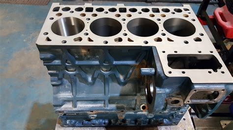Kubota V2203 Four Cylinder Diesel Engine Block Cylinder Head And