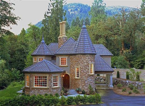 40 Modern Castle Homes Exterior Landscaping 1