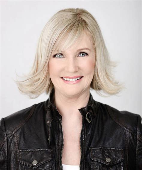 Hairstyles For Mature Women That Help To Hide Fine Lines And Wrinkles