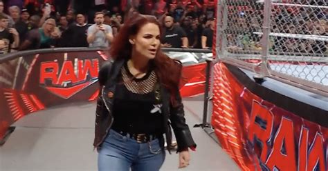 Lita Makes A Surprise Appearance On Raw Rcagesideseatspro