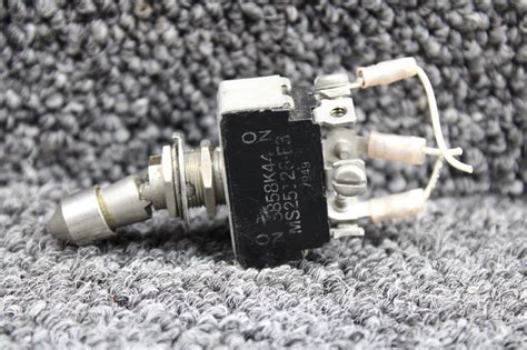 Ms25126 E3 Cutler Hammer Toggle Switch Assembly