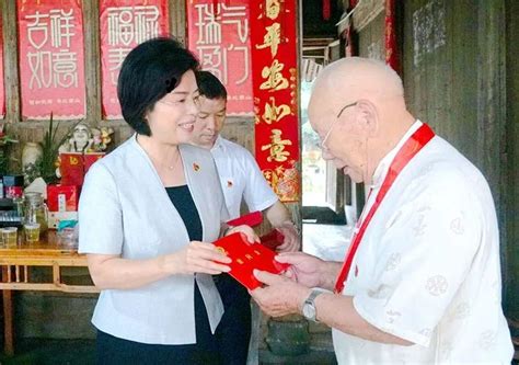 温州市委统战部开展走访慰问老党员和困难党员活动政务澎湃新闻 The Paper