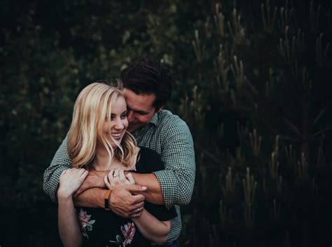 Love Shayari तेरे ख्याल से खुद को छुपा के देखा है दिल ओ नजर को रुला