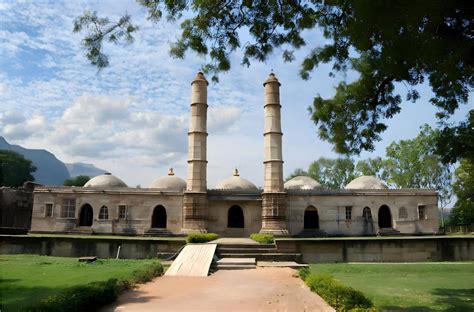 Phool Bagh Park In Kanpur An Attraction Of Tourists