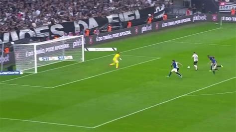 Garoto De 20 Anos Marca E Corinthians Vence Cruzeiro Em Jogo