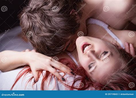 Sexy Jong Paar Stock Afbeelding Image Of Hartstocht