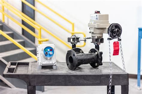 Electrically Actuated Butterfly Valve Tee Assembly W Chainwheel And Remote Max Air Technology
