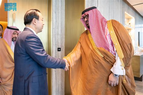 اقتصادي وزير الاقتصاد والتخطيط يبحث مع مدير مركز بحوث التنمية التابع