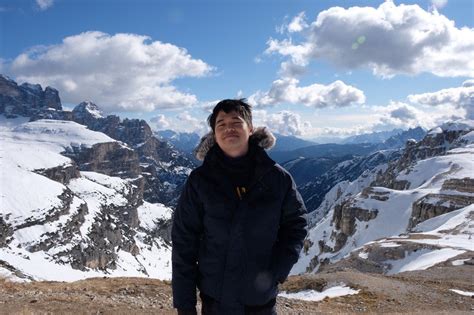 Tan Khang Hou Medium