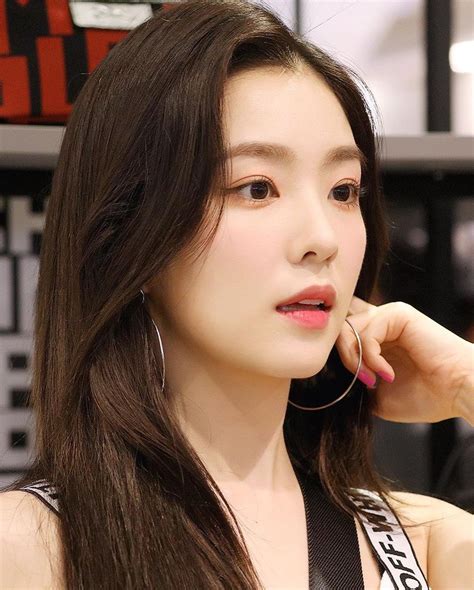Red Velvet Outfit On Instagram Irene 190517 Longchamp LGP Pop Up
