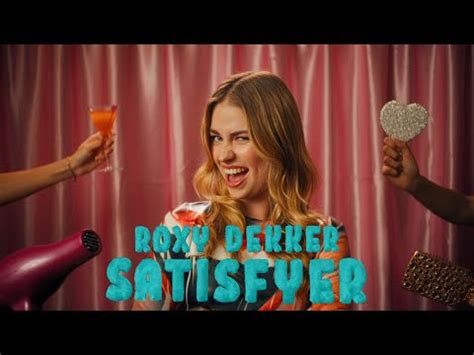 Roxy Dekker Satisfyer Top