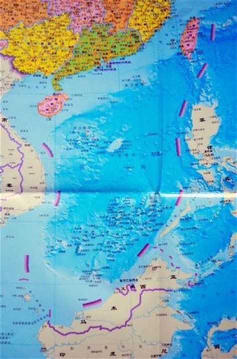 竖版中国地图问世 南海海域和岛屿与大陆为同一比例尺 中国竖版地图 搜狐滚动