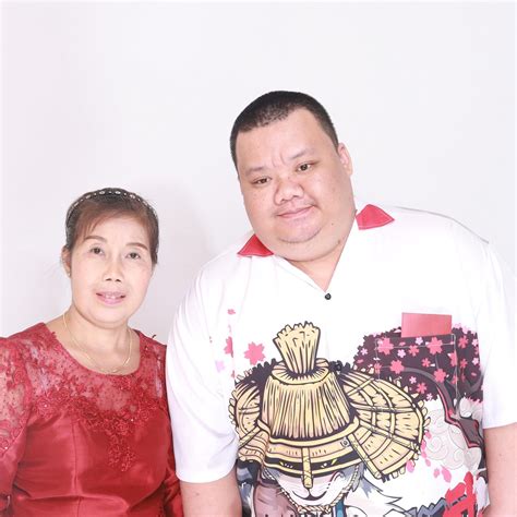 นักแปลที่ทำกับข้าวได้นิดหน่อย พนักงานออฟฟิศที่ดูดวงไดด้นิดหน่อย สุดยอดมังฮวาแนวออฟฟิศที่โคตร