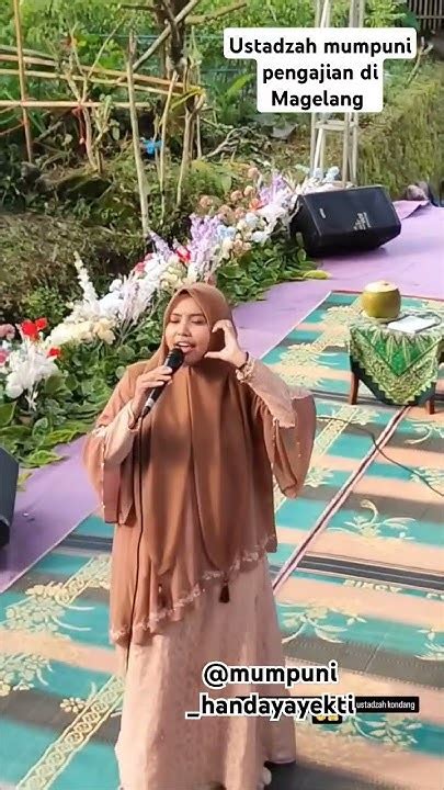 Ustadzah mumpuni pengajian di Magelang. #shorts #mumpuni #viral - YouTube