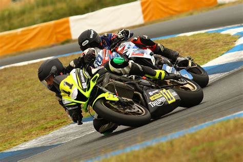 Duarte Amaral vence na 2 ª prova do Campeonato Nacional de Naked Bikes