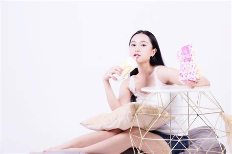 開live去馬 一陣1️⃣8️⃣：4️⃣5️⃣跑馬地馬場將會上演9️⃣場夜賽🌃呢到係昨日聖誕特別版🎄拉乎心水📝奶奶話3️⃣t頭關拖多2️⃣