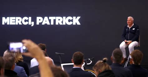 Eregast Patrick Lefevere Krijgt Knap Afscheidscadeau Op Ploegvoorstelling Soudal Quickstep