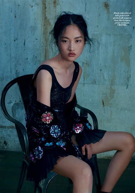 8 Hot Sexy Jing Wen Bikini Pics
