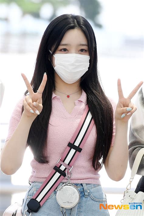 라잇썸 히나 ‘뾰로통한 귀여움 포토엔hd 손에 잡히는 뉴스 눈에 보이는 뉴스 뉴스엔