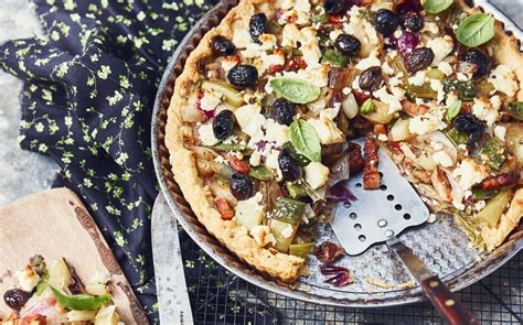 Notre recette de tarte aux oignons nouveaux poitrine fumée et feta