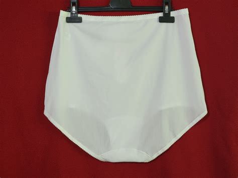 Vintage Shadowline Classic Briefs Panty White 17005 S Gem