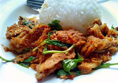 สูตร หมูผัดตะไคร้ใบโหระพา โดย Phuthai Siam Cookpad