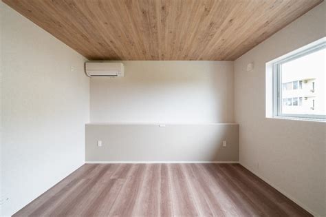 柏崎市 — グレージュカラーとゴールドの照明が今っぽい！上品インテリアが似合うお家 注文住宅 施工事例 長岡、柏崎、上越の新築
