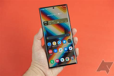 Samsung начинает продавать уценённые Galaxy S22 и дополнительно ...