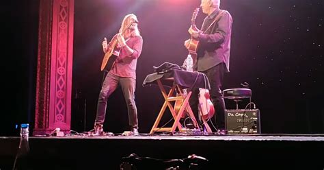 Tommy Emmanuel A Mike Dawes Hrají Nirvanu Frontmancz