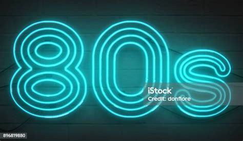디스코 댄스 80 네온 사인 빛 로고 텍스트 빛나는 색상 어두운 검은 벽돌 바탕에 블루 Led 조명에 대한 스톡 사진 및 기타