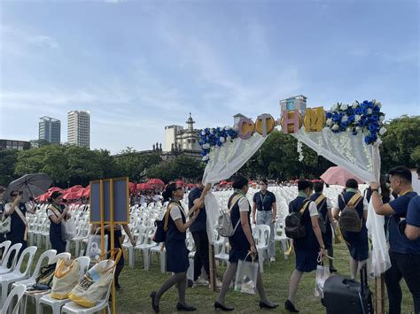 The Varsitarian On Twitter NOW Students From The Graduating Batch