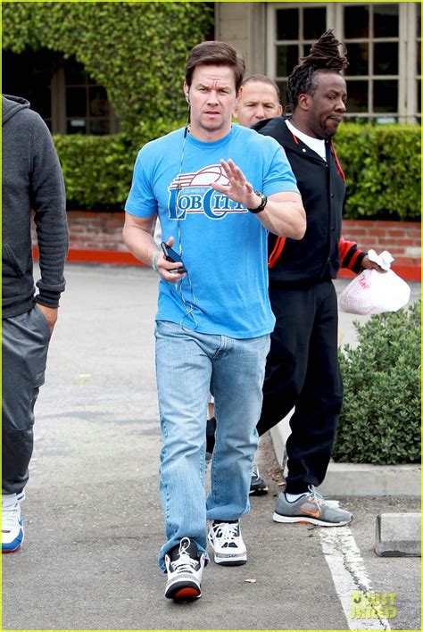 Mark Wahlberg Meets Up With Angelina Jolies Dad Jon Voight Photo