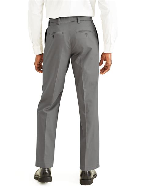 Dockers Mens Pleated Classic Fit Signature Khaki Lux Cotton Stretch
