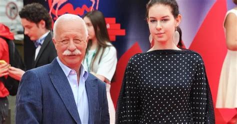 Как выглядит и чем занимается дочь Якубовича которую редко видит